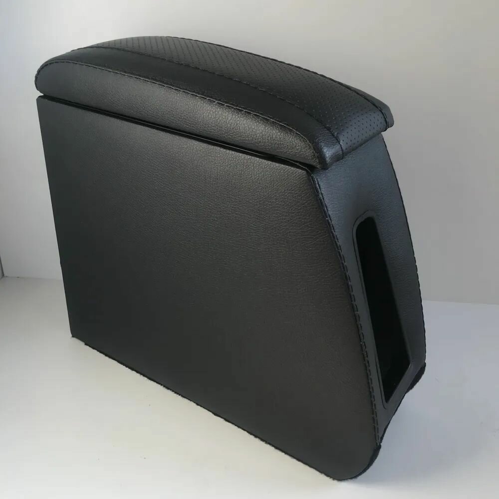 Подлокотник на Lada Granta