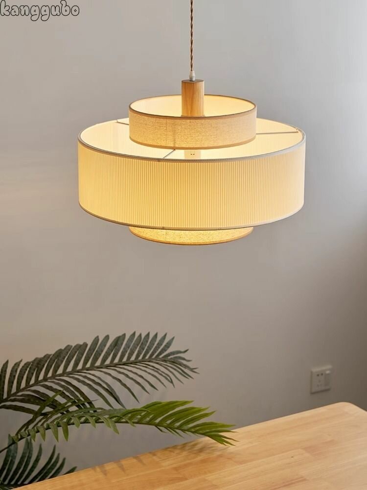 Тканевая люстра в средневековом стиле