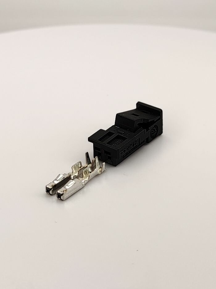 Разъем (колодка, фишка) 2 контакта (2 pin) мама 1-1718333-1 электро- аудио- проводки BMW