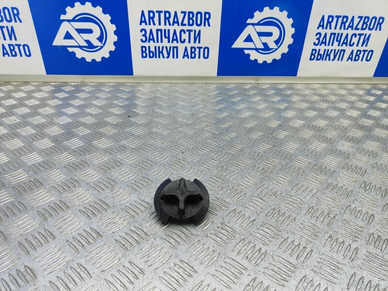Б/У Болт крепления запасного колеса Chery M11 / Чери M11 1.6 SQR481F 119 Л.С 2010