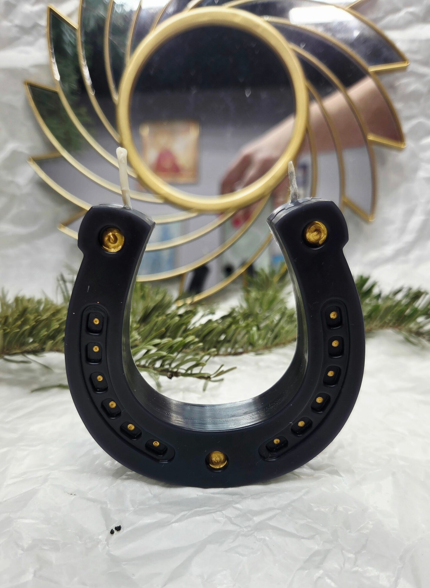 Свеча "Подкова" черная