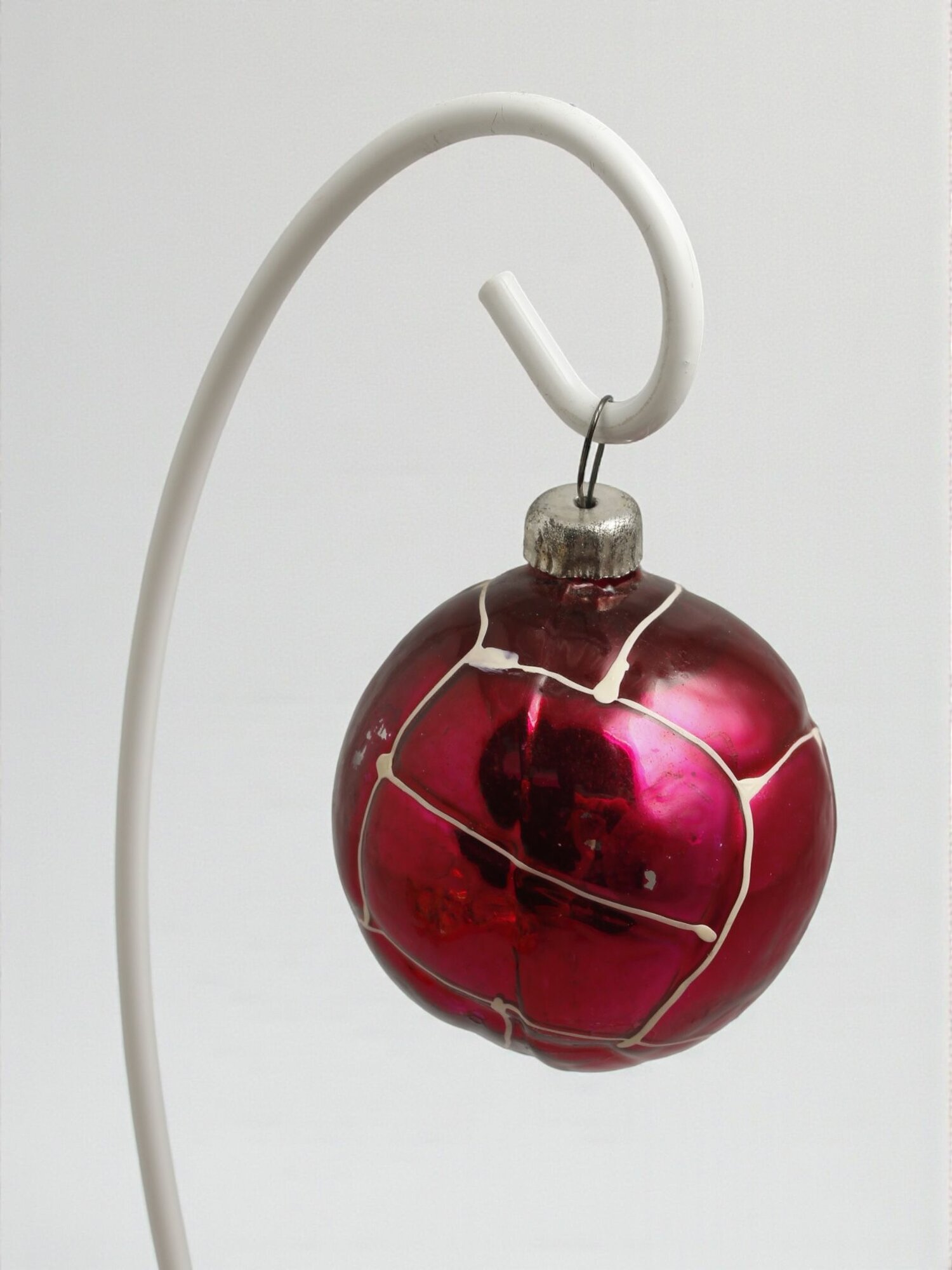 Антикварная стеклянная елочная игрушка "Футбольный мяч", СССР, 1970-е г.