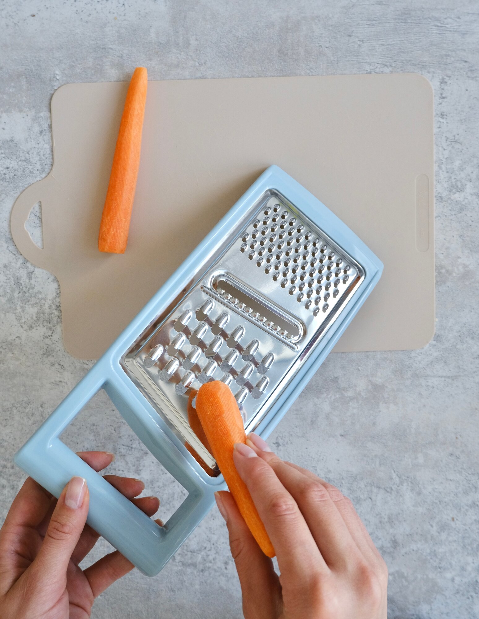 Терка для овощей ручная. механическая. односторонняя. терка плоская с тремя вариантами шинковки, нержавеющая сталь