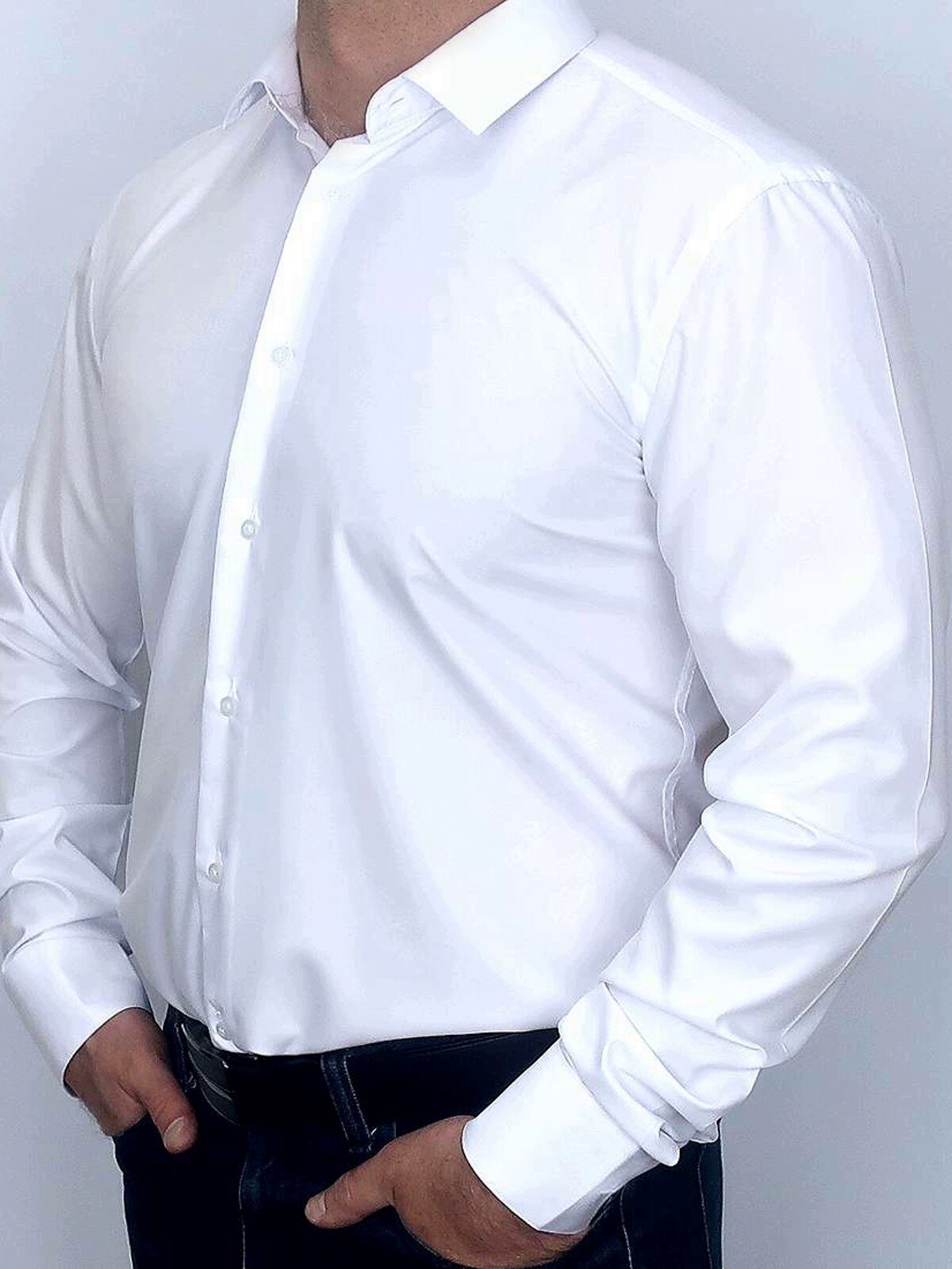 Рубашка Рубашка мужская с длинным рукавом, приталенная, светлая сорочка, на пуговицах, рубаха на лето и на любой сезон, стильный фасон одежды, красивый и модный образ, белая однотонная, летняя без карманов