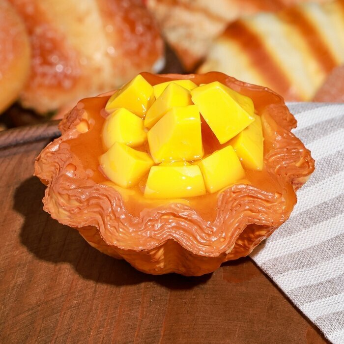 Муляж «Корзинка с персиками», 9×9×4.5 см