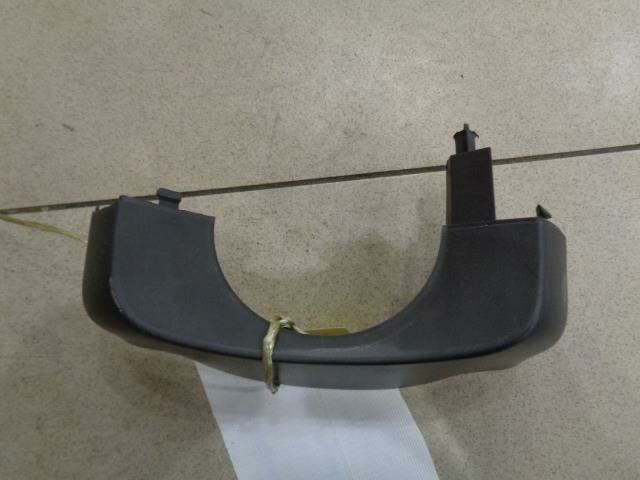 Кожух рулевой колонки нижний от Renault Megane 2 2002-2008