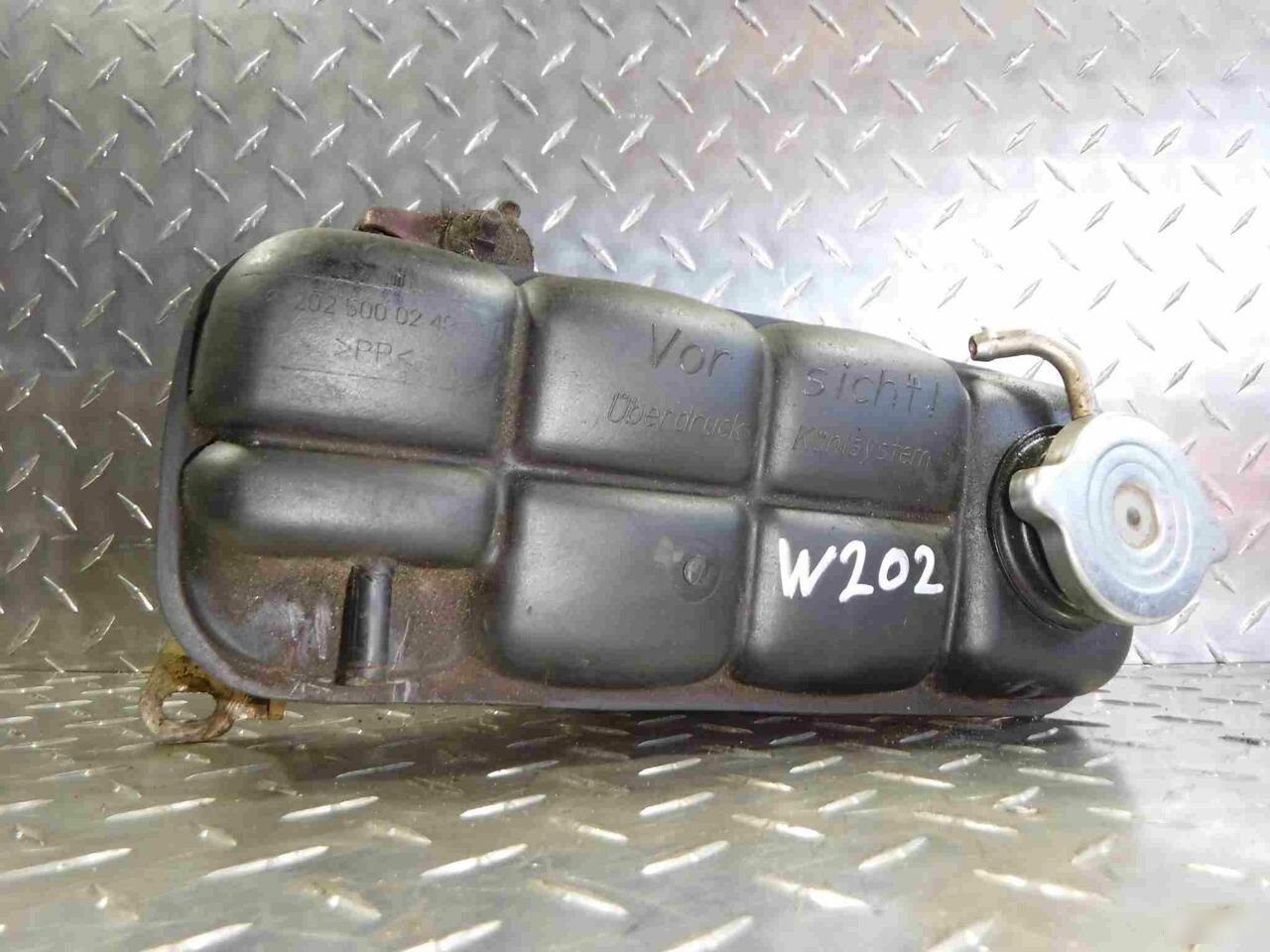 Бачок расширительный Mercedes-Benz C-класс W202/S202 (1993—1997) A2025000249