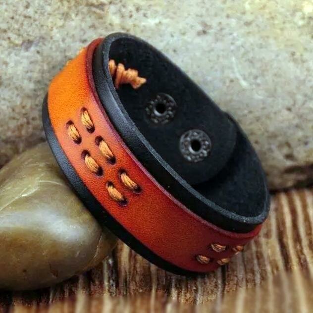 Жесткий браслет, кожа