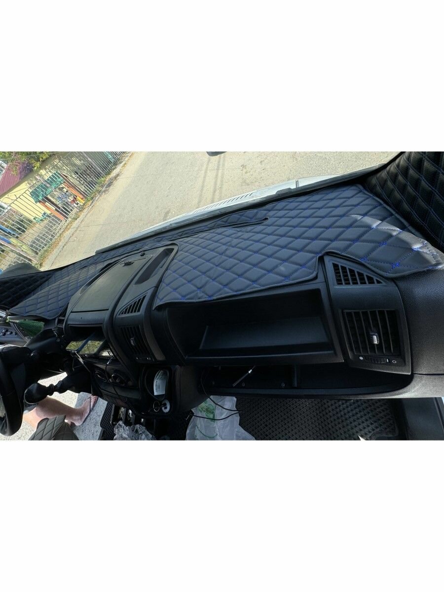 Накидка на панель приборов Peugeot Boxer 2, Citroen Jumper 2, Fiat Ducato 3 черный синий