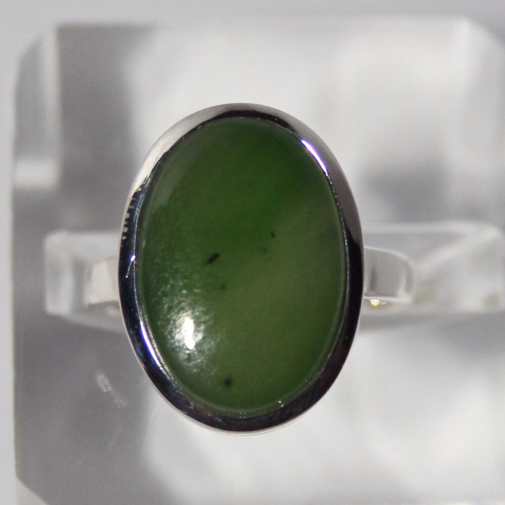 Кольцо, нефрит