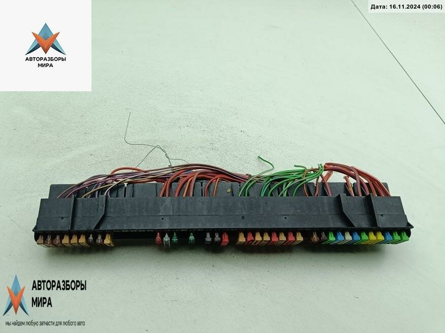 Блок предохранителей BMW 5 E39 рест. 2000 8366570