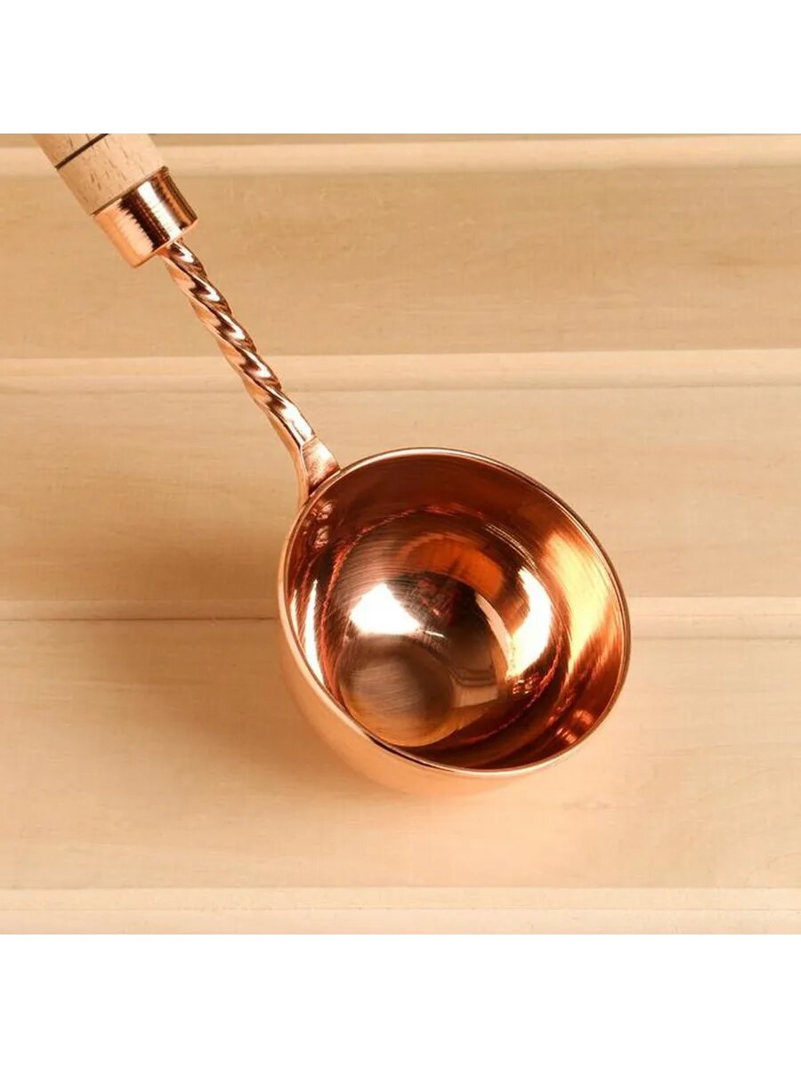 Элегантный медный ковш с ручкой для кухни