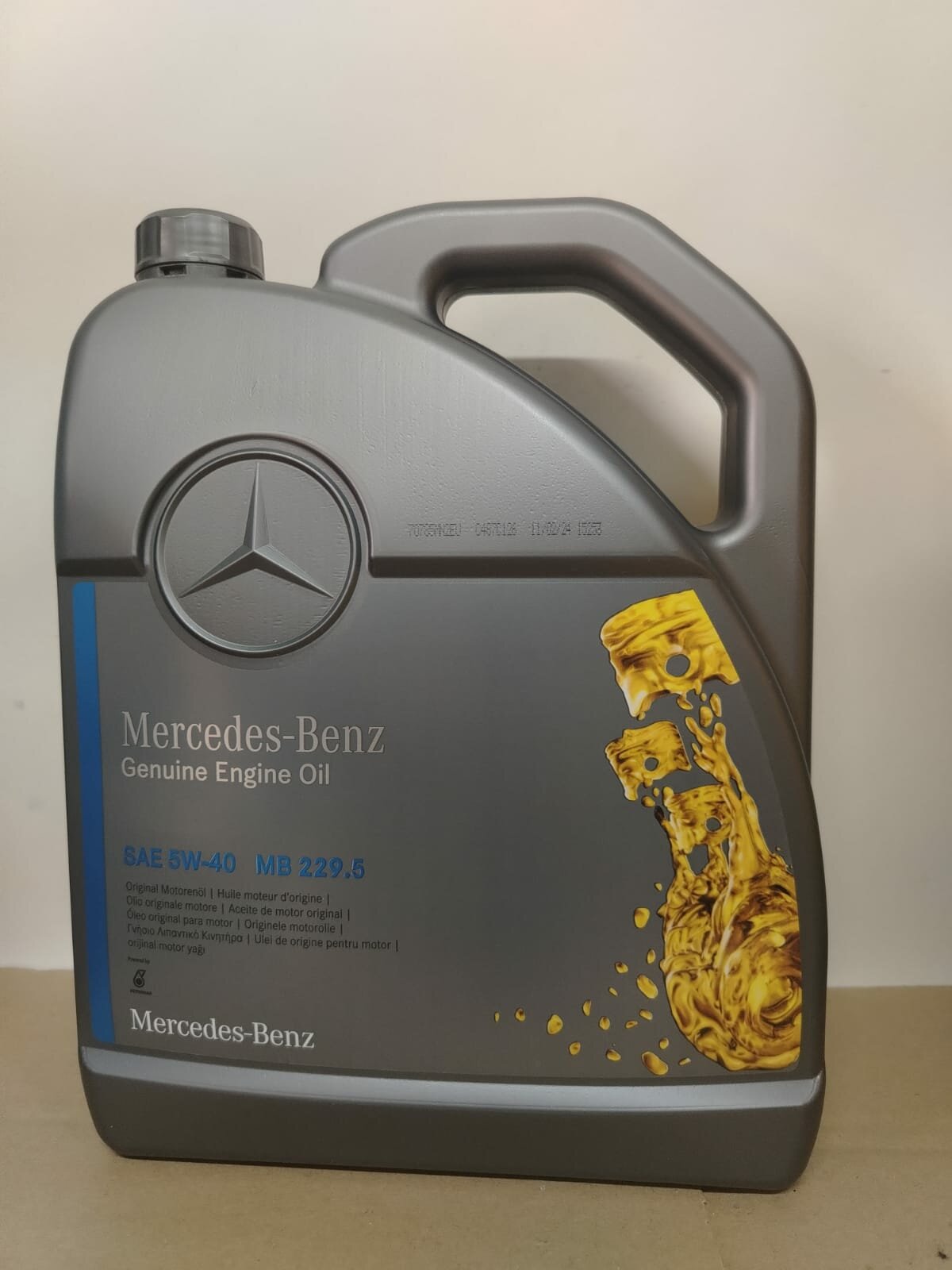 Масло моторное синтетическое Mercedes-Benz Genuine MB 229.5 5W-40, 5л, арт. А000989630813 AAEE