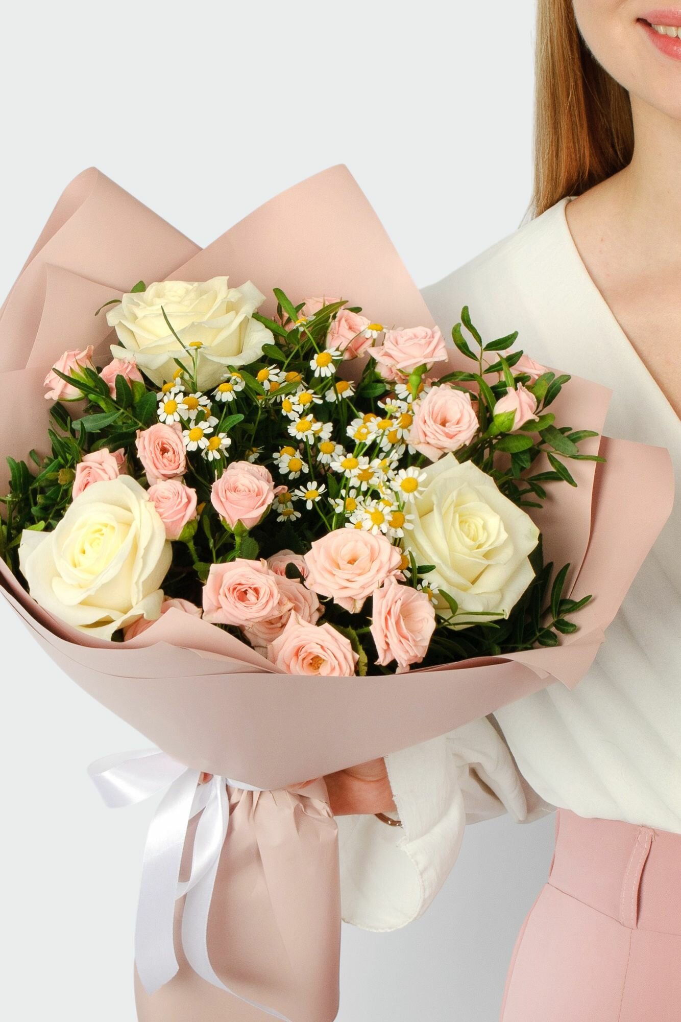 Букет СоюзЦветТорг "Нежное прикосновение", 11 цветов, 1300 г