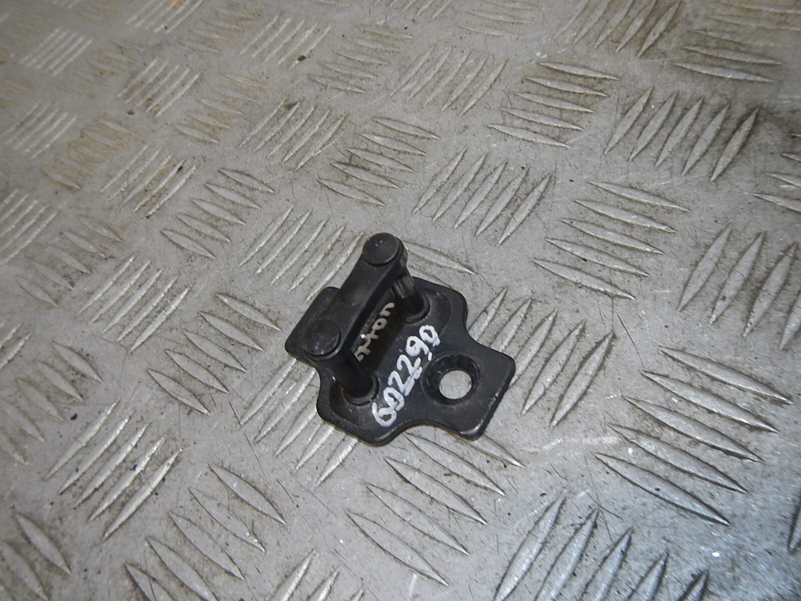 Б/У Ответная часть замка двери, SsangYong (Сангйонг)-REXTON II (07-) SSANGYONG REXTON II (07-) Без видимых повреждений. ...