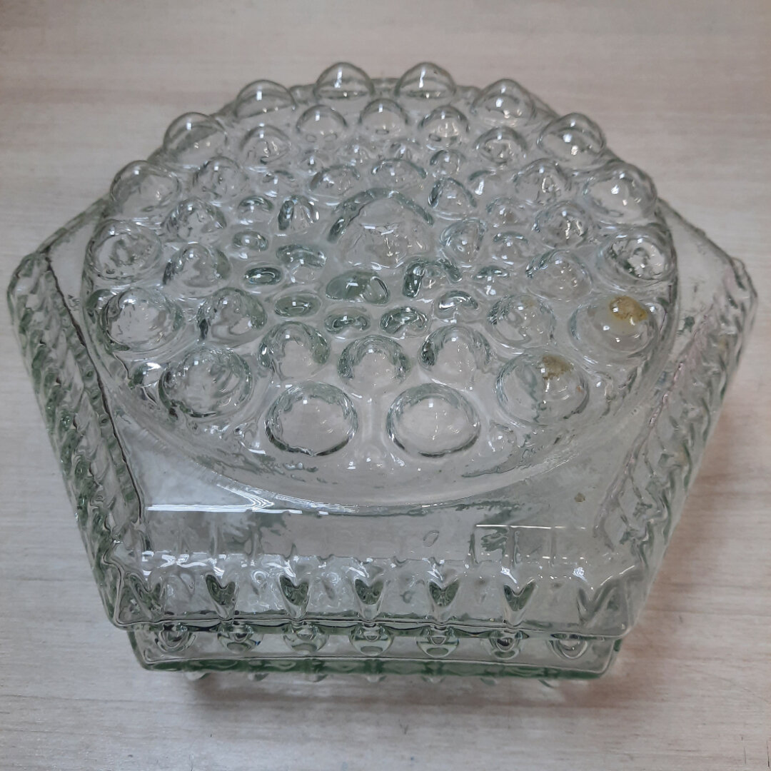 Плафон для люстры/бра, стекло. Небольшие сколы на кромке. СССР.