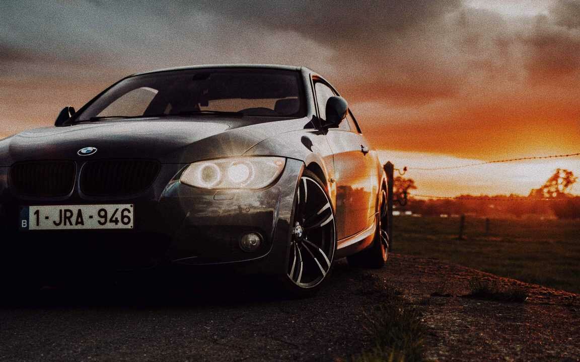 Картина на холсте 110x60 LinxOne "Bmw, автомобиль, вид спереди, фары" интерьерная для дома / на стену / на кухню / с подрамником