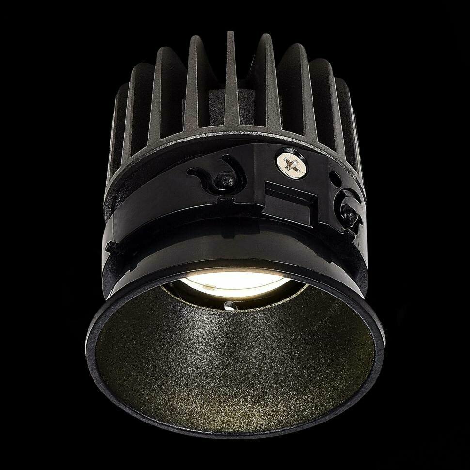 ST LUCE ST851.438.07 Светодиодный модуль Черный LED 1*7W 3000K 560Lm Ra>90 36° IP20 D69xH75 220-240V(глянец) SHIFT