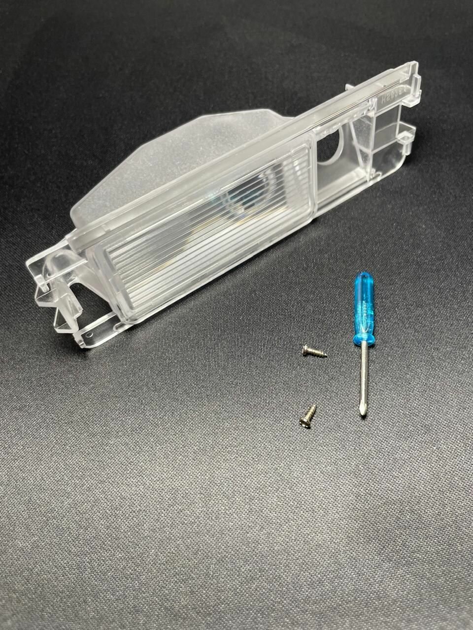 Крепление камеры Renault Logan (2004+), Sandero (2012+), Simbol II (12-16)