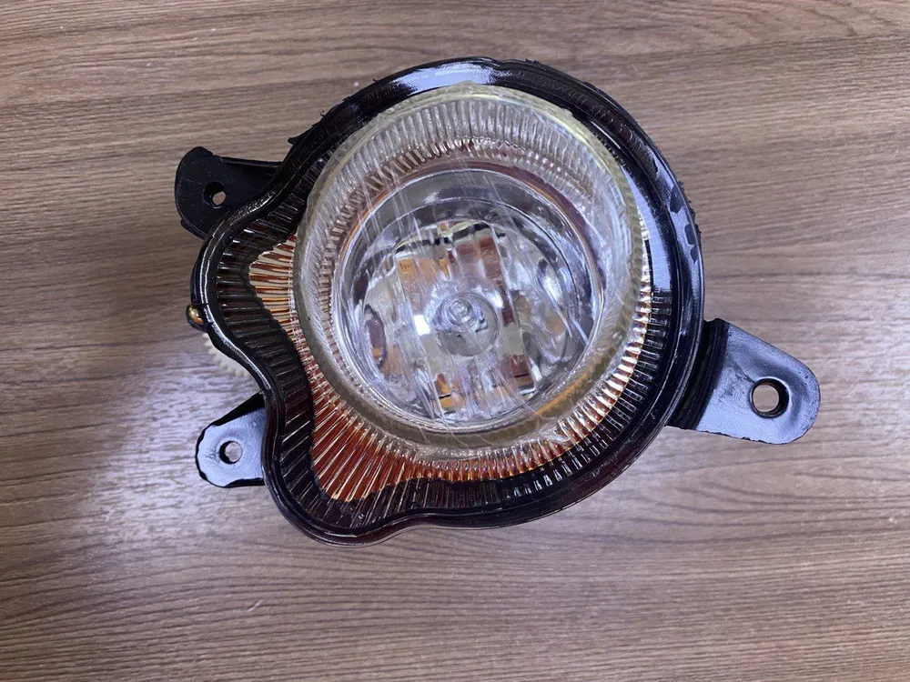 Фара противотуманная передняя правая (ПТФ) Chery Amulet Чери Амулет