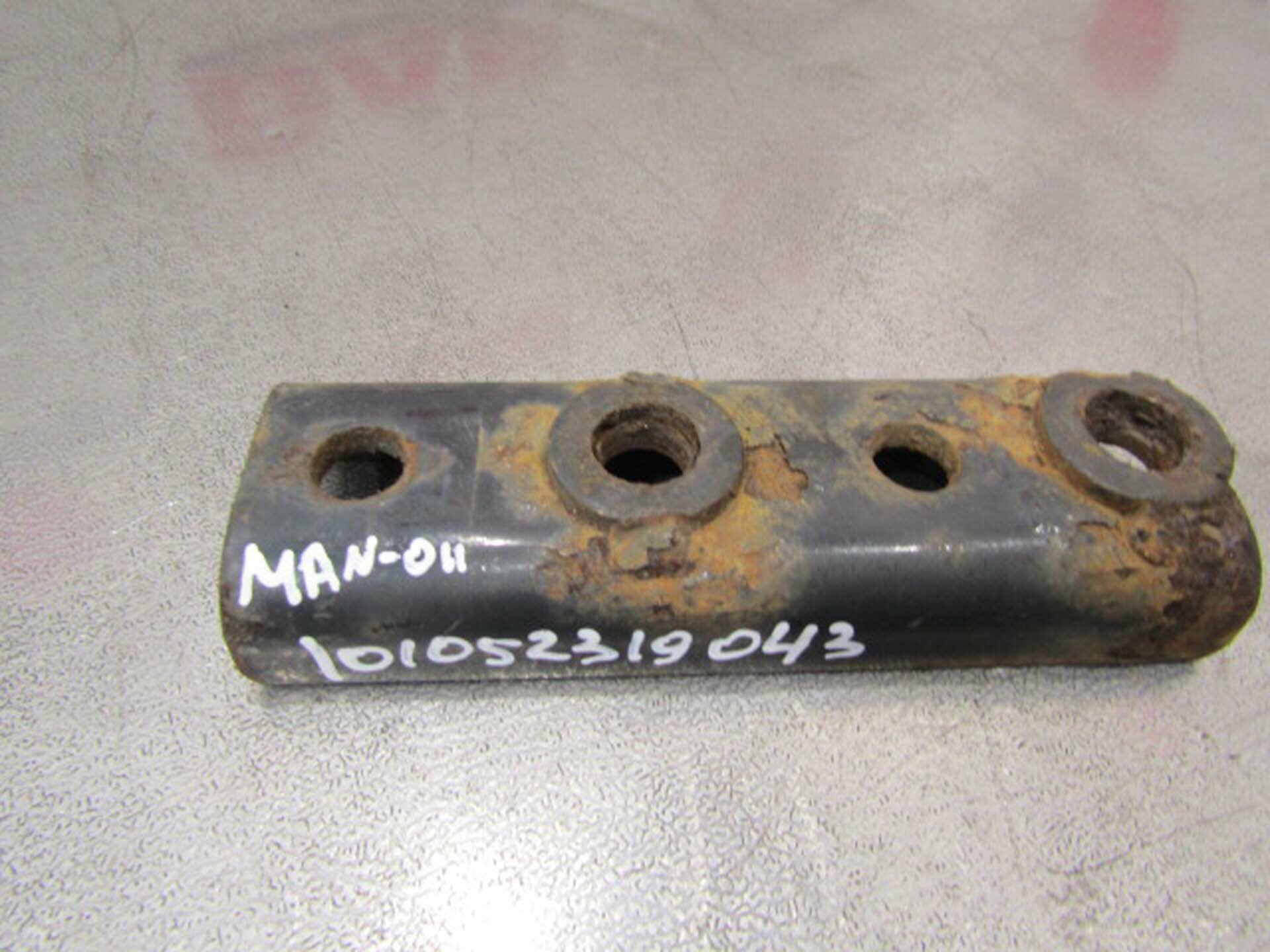 Крепление кронштейна заднего крыла MAN TGA, TGS, TGX