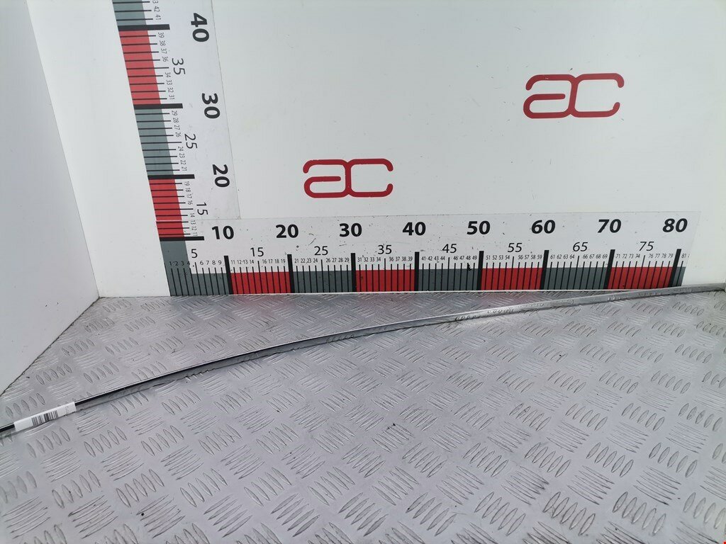 Накладка (молдинг) двери передней левой Mercedes C-Class (W204) арт. 2180619