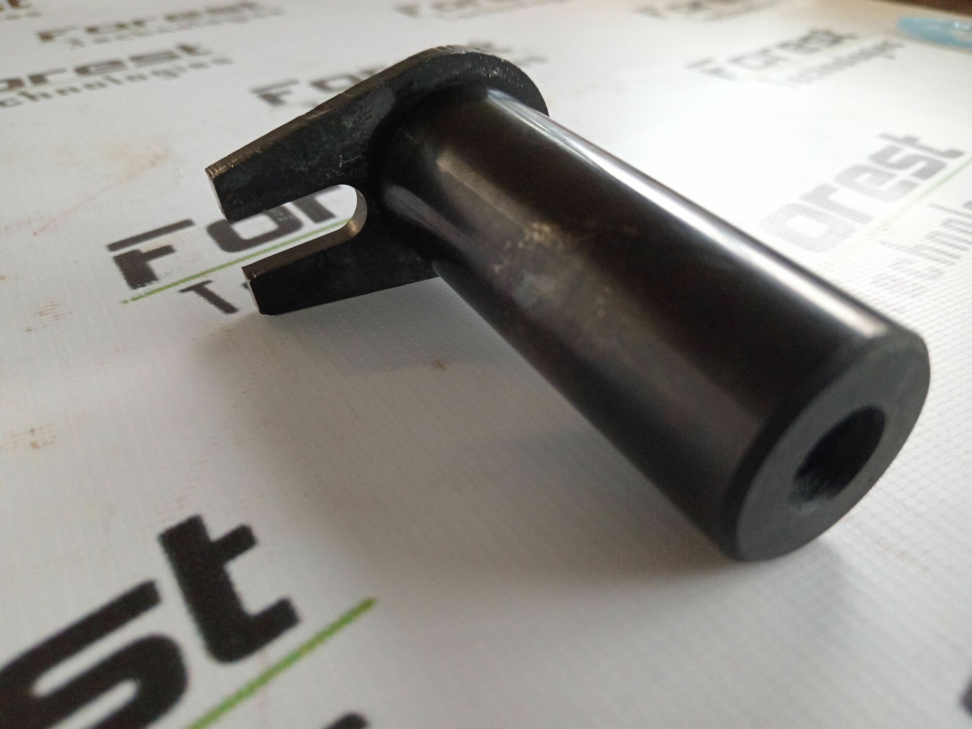 Ось верхнего ножа для Ponsse Н8 (шток нож)