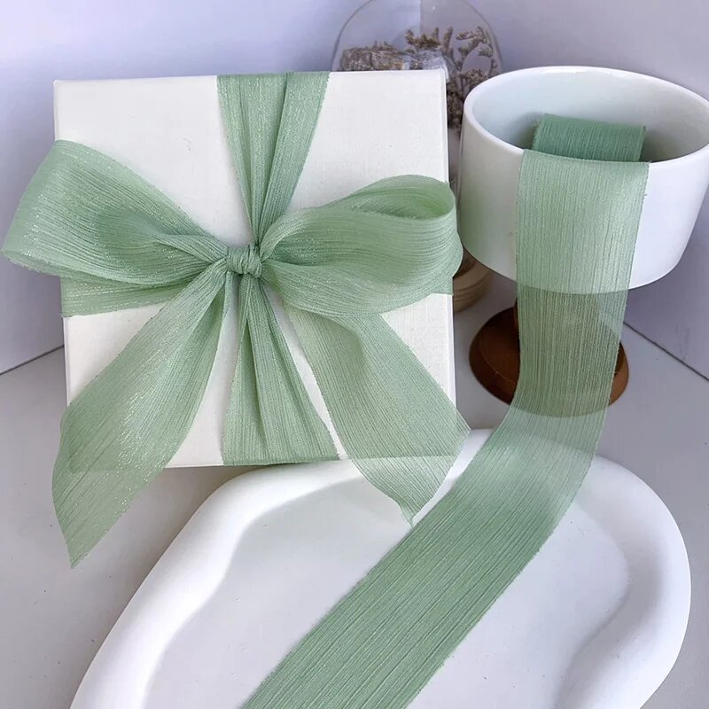 Серебряная блестящая лента из полиэстера 10