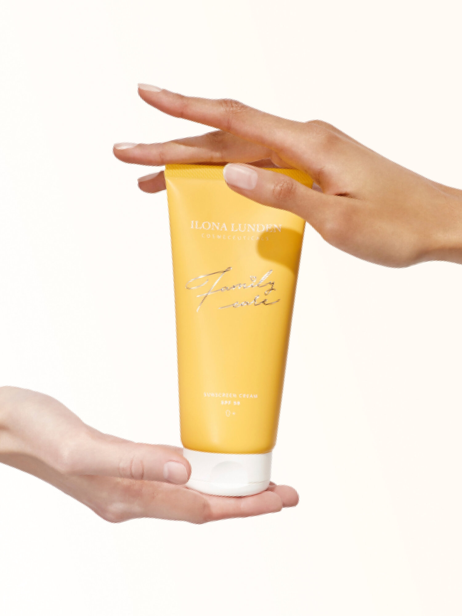 Солнцезащитный MLE-крем SPF 50 (0+) ILONA LUNDEN