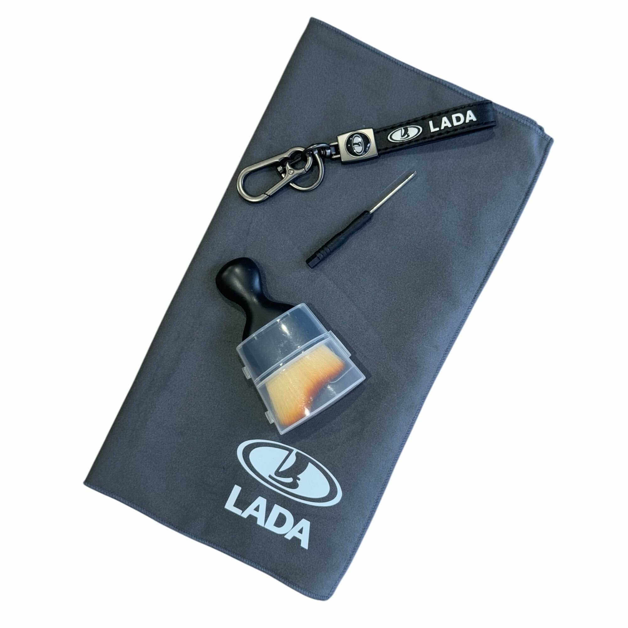 Подарочный комплект для автомобилиста с эмблемой Lada ( брелок, салфетка микрофибра, щетка без логотипа)