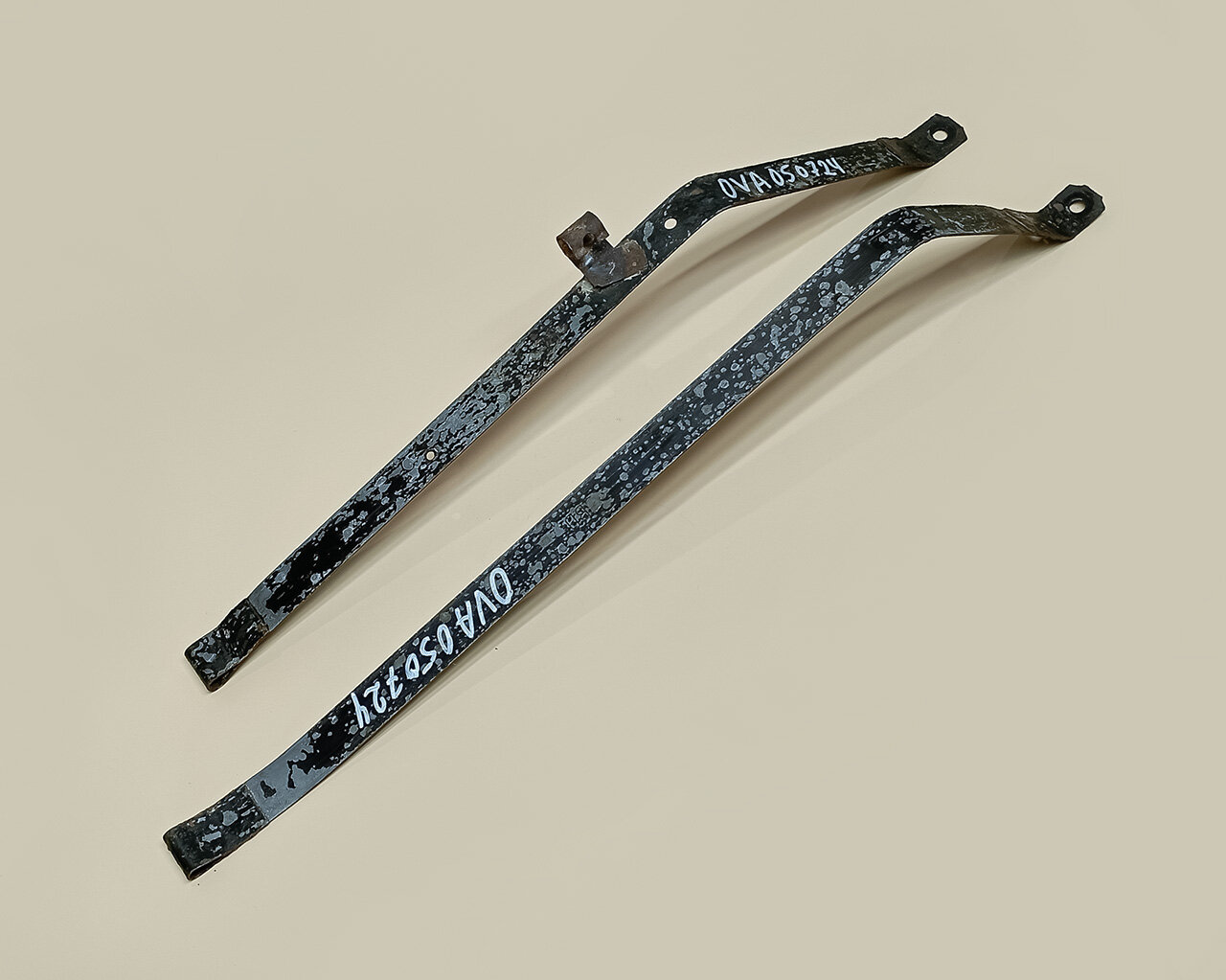 Крепление топливного бака Opel Vectra A 1.6