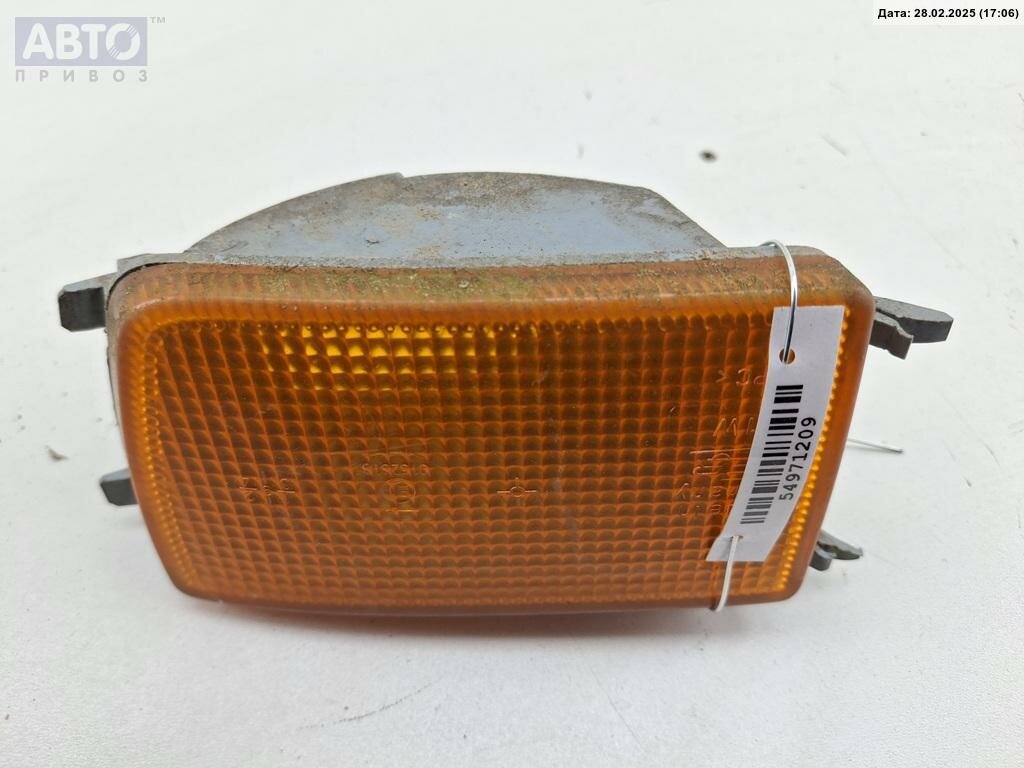 Поворотник (указатель поворота) левый Volkswagen Golf-3