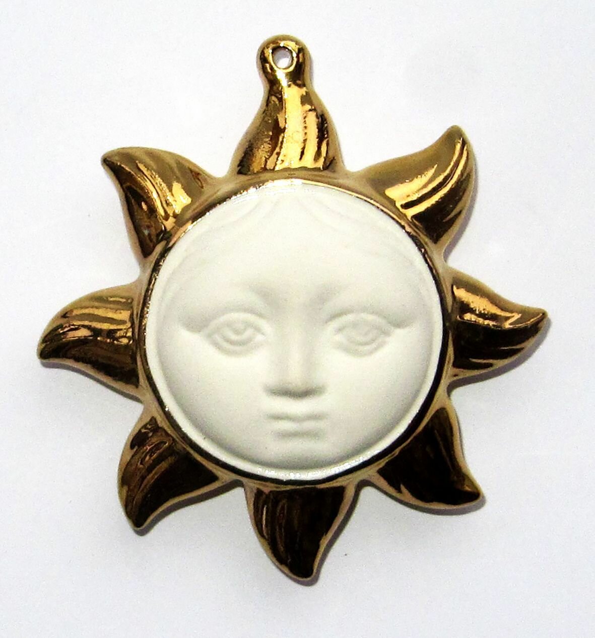 Фигурка фарфоровая подвесная "звездочка". Авторская ручная работа Россия.