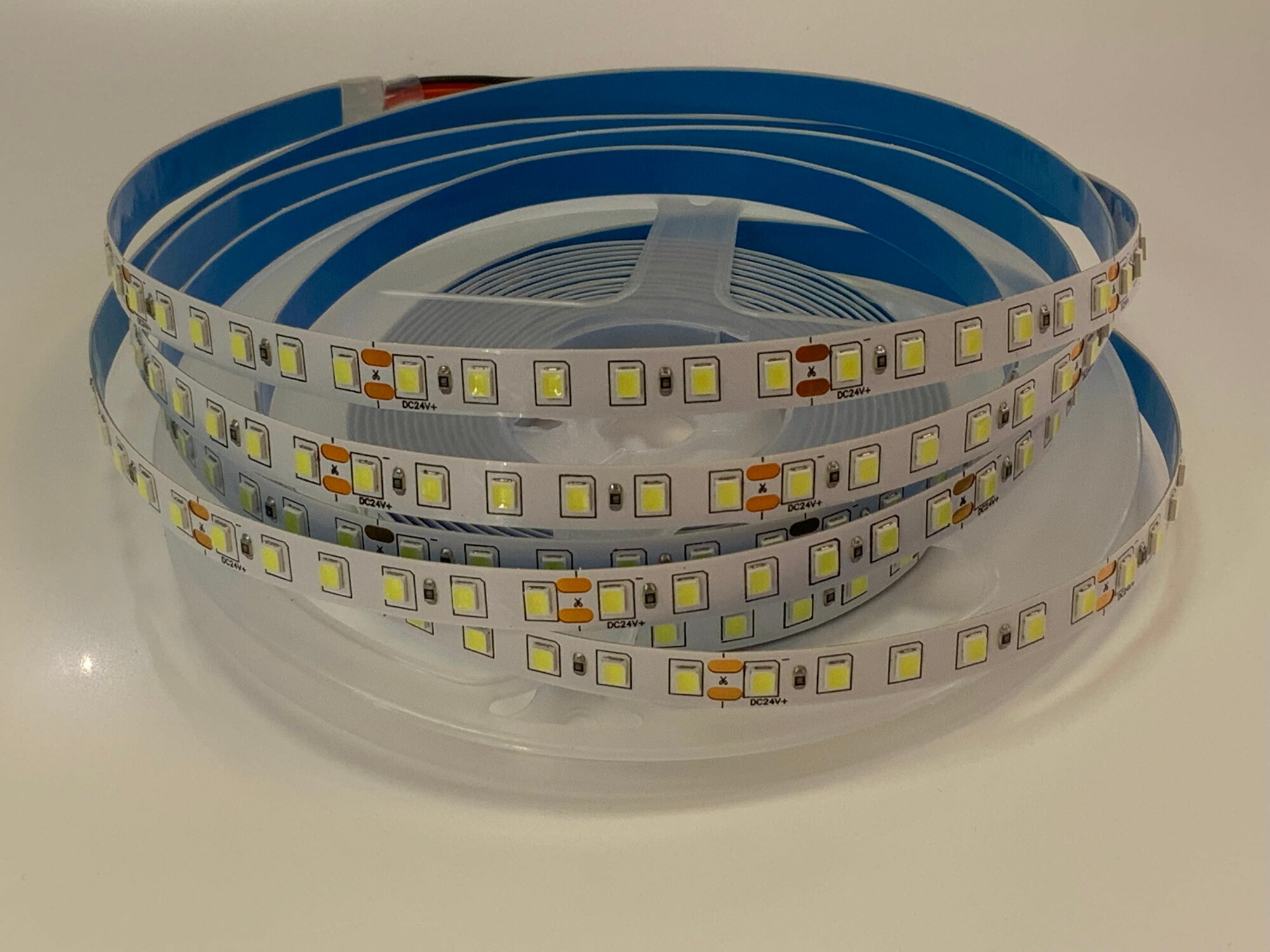 Светодиодная лента 24в, 2835 120led/m, 12 вт/м, 6500 к, 8 мм,