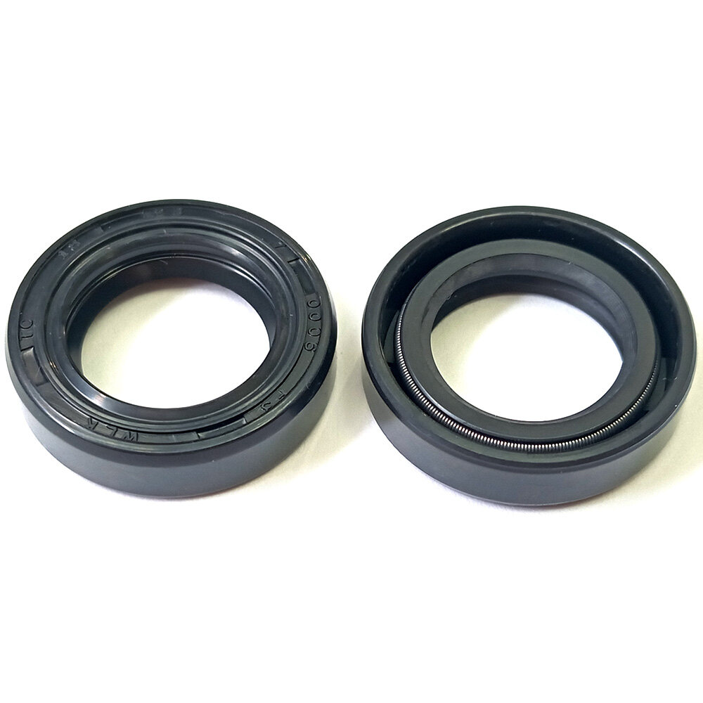 Сальник маслобензостойкий с пыльником (манжета армированная) 18x28x7 TC NBR 70-C-C WLK