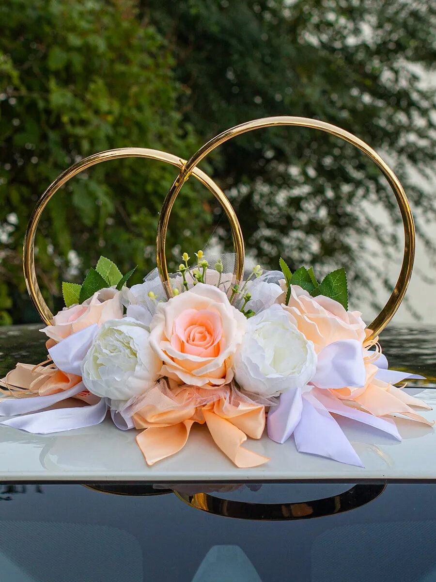 Украшения на машину - свадебные кольца, на крышу авто молодоженов