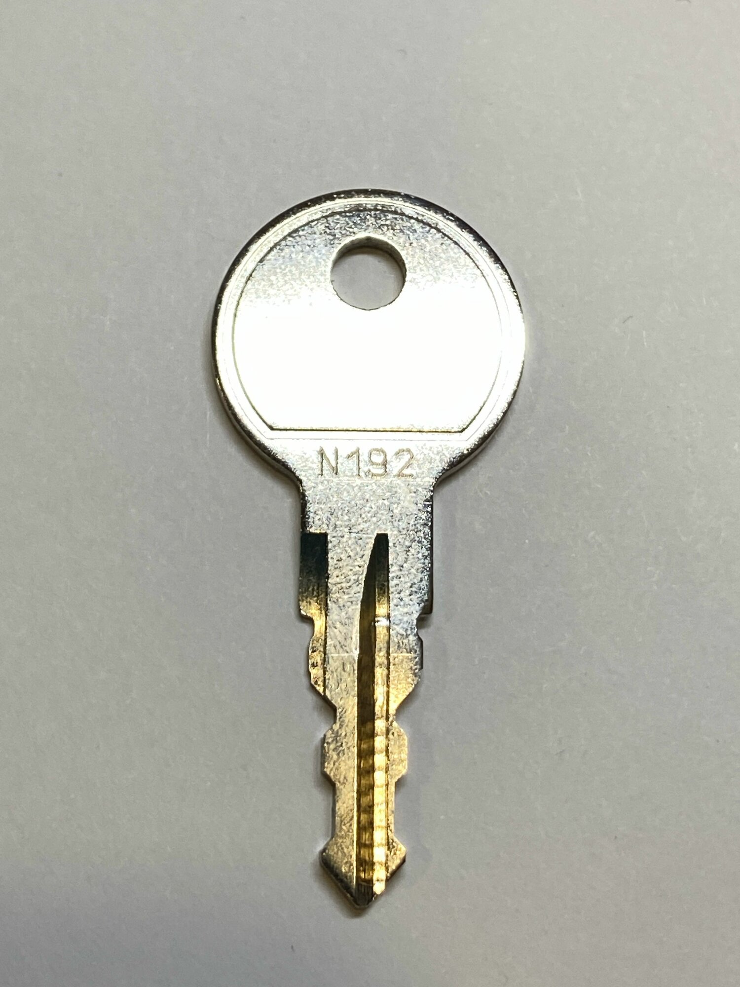 Ключ для багажника Thule N192