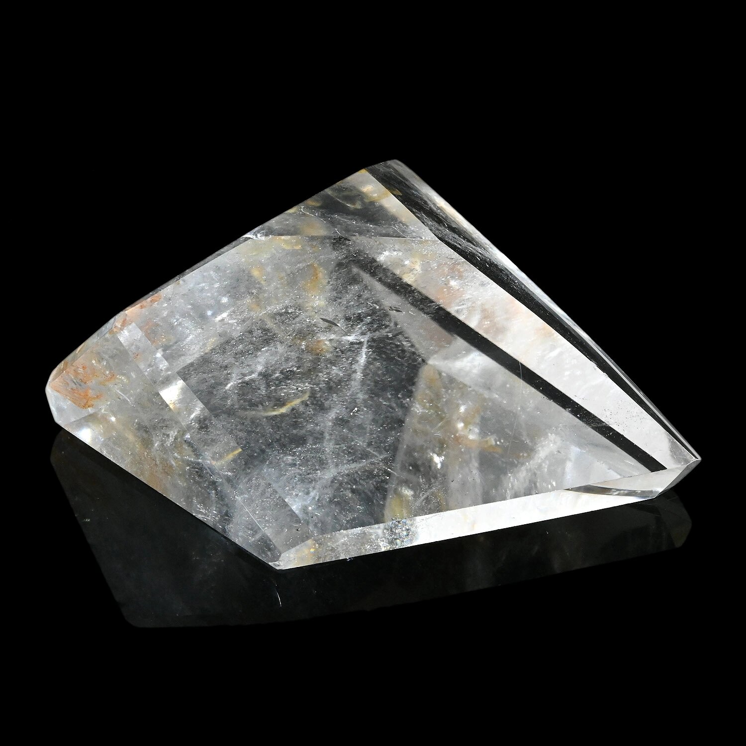 Минерал граненый из камня горный хрусталь 57*32*55мм. .