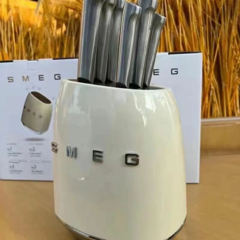 Smeg Набор кухонных ножей из нержавеющей стали, 7 предметов, с подставкой Бежевого цвета