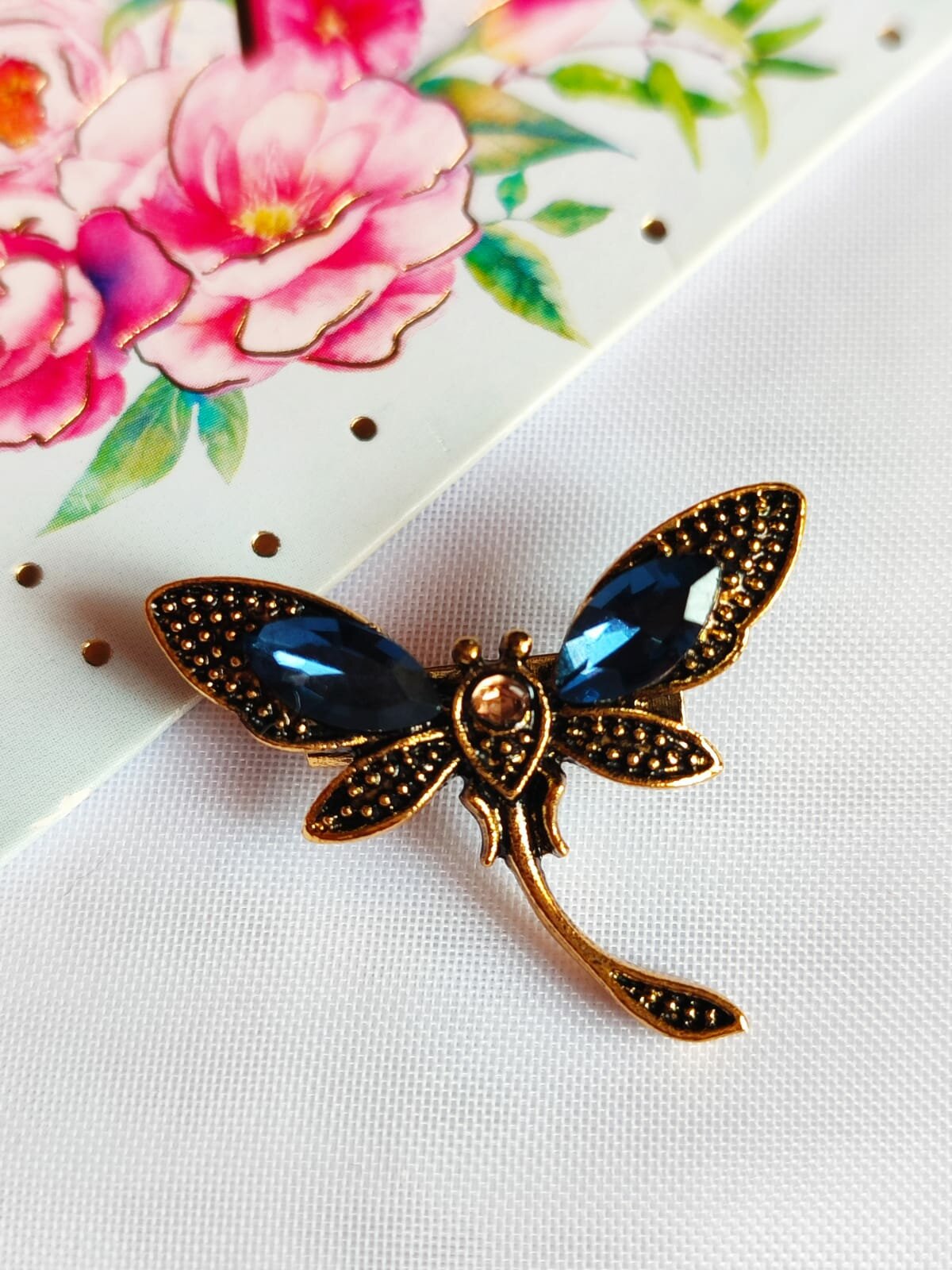 Брошь, стекло, стразы