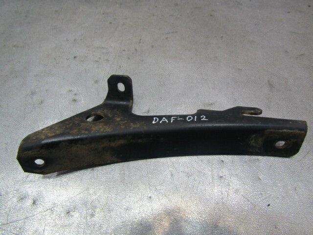 Кронштейн крыла передней оси задний DAF XF105