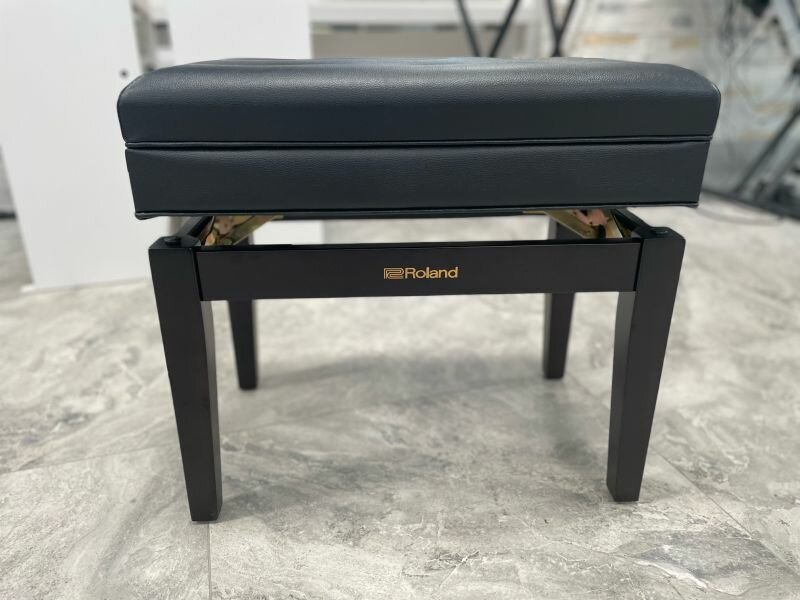 Банкетка Roland RPB-400RW, для пианино, регулировка высоты, коричневая