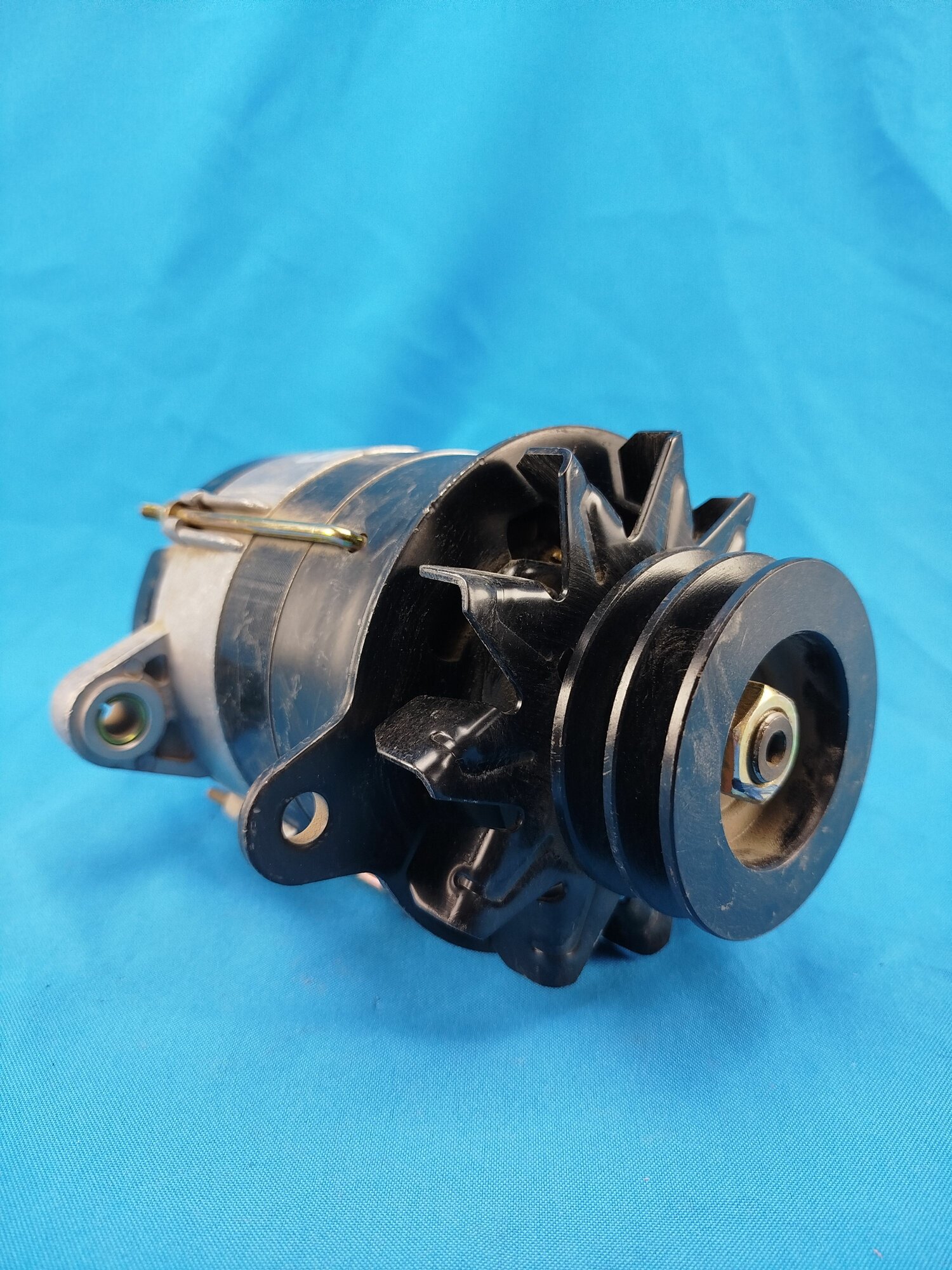 Генератор "КЗАТЭ" для автомобилей ТД-150, Колос, ДОН, Енисей, ПК-60 дв. СМД-236-Д2, 236-31, ЯМЗ-236, 238 (14В, 72А)