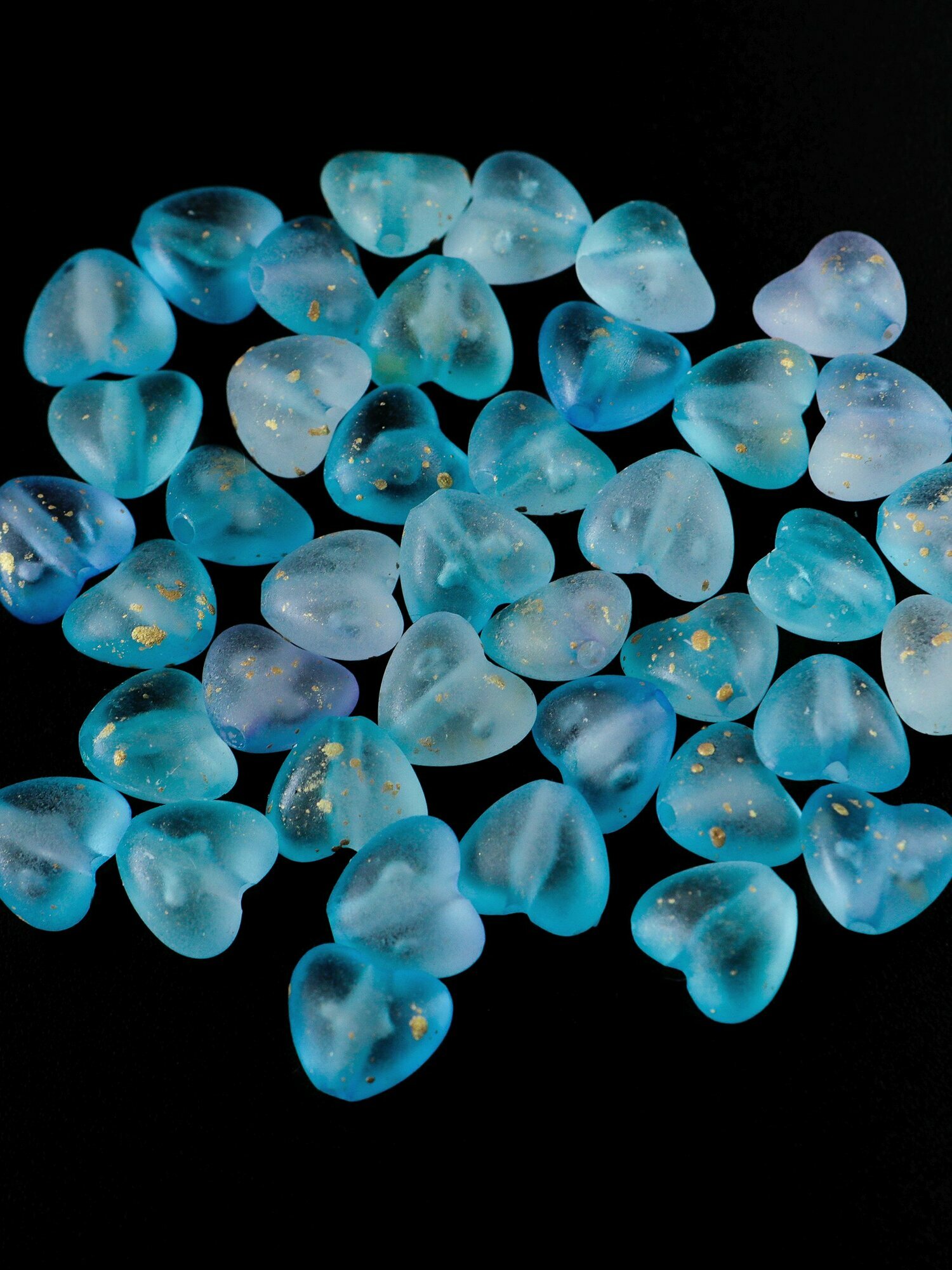 Бусины сердце акриловые 70 шт, 9x10x5.5 мм, голубой микс матовый