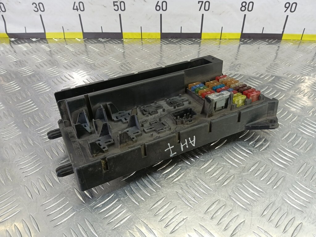 Блок предохранителей Б/У для Volkswagen Crafter I (2006—2011) 2E0937615B