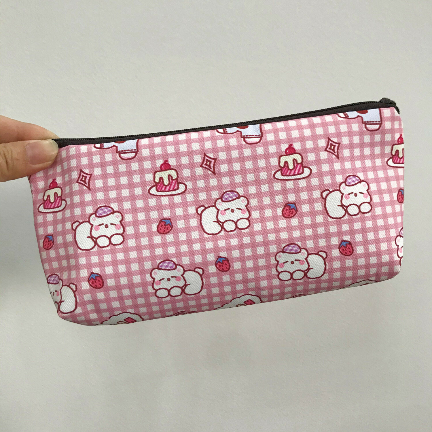 Miniso Милый пенал большой вместимости в японском стиле с мультяшным рисунком, изготовленный из полиэстеровой водоотталкивающей ткани, отлично подойдет для девочек и в качестве подарка на День защиты детей.