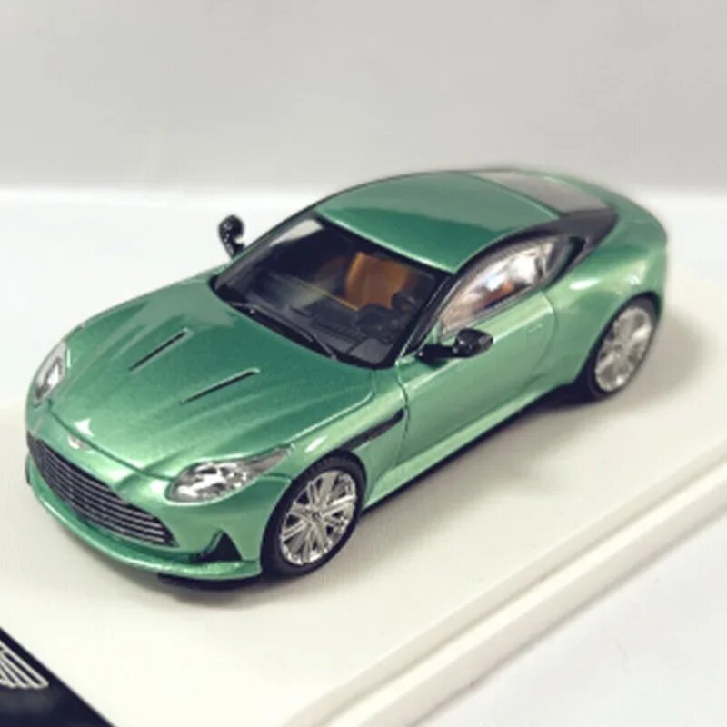 Модель Aston Martin DB12, 1:64, Изумрудный, Цвет: D