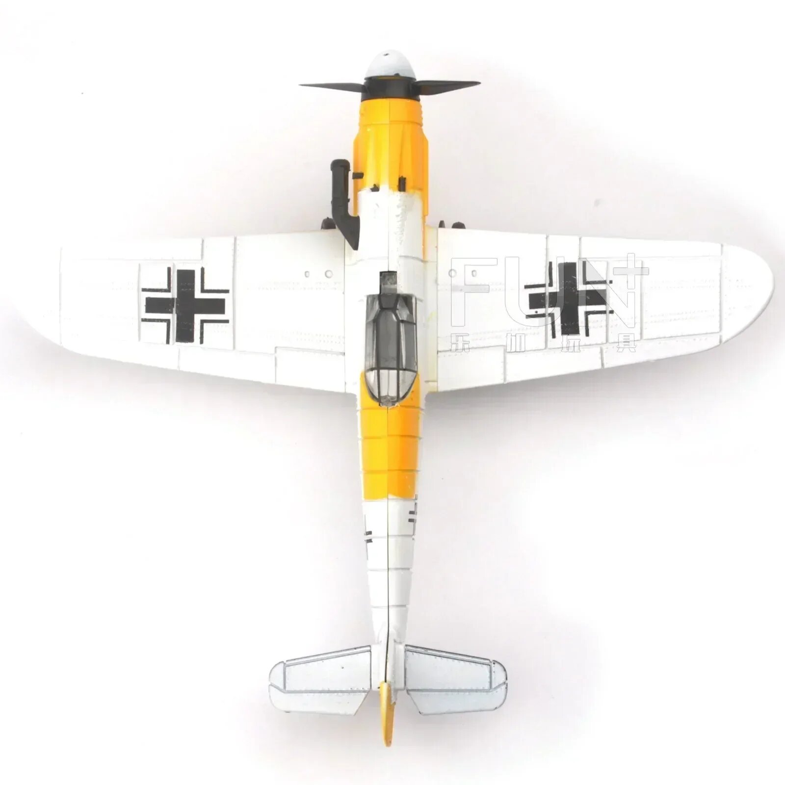 Модель самолета Messerschmitt Bf 109, белый, 1:49
