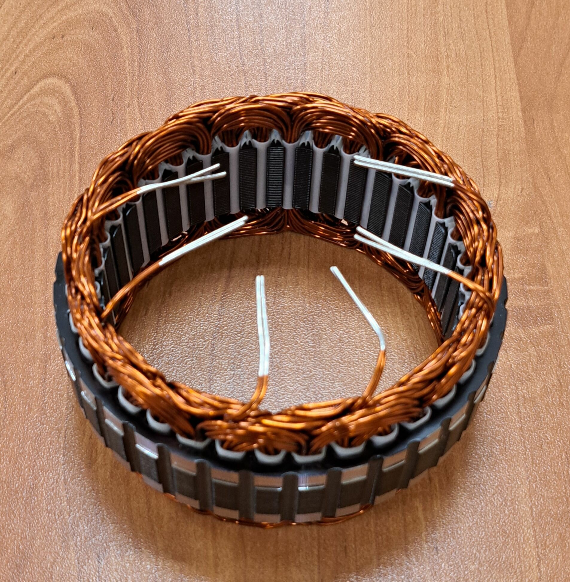 AFB0652ВТ Статор генератора F000BL0652 на Kalina , Priora, Granta