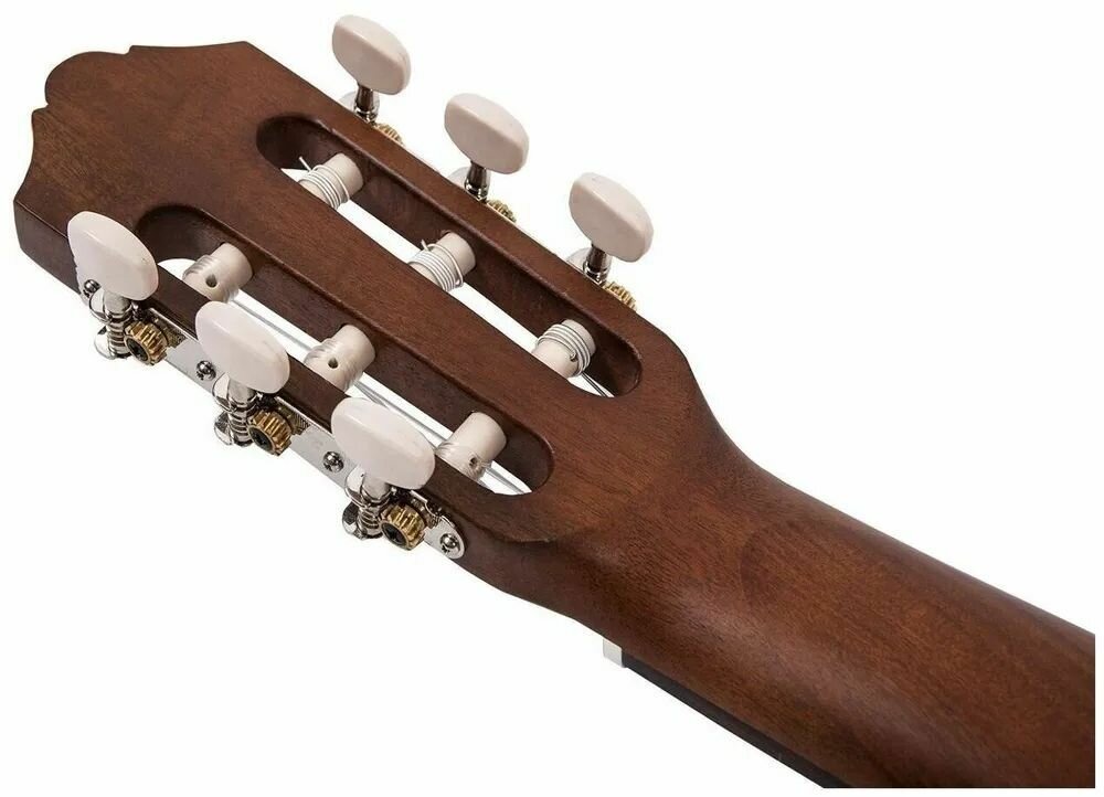 Yamaha Классическая гитара C40, Необработанное дерево/натуральный цвет. 6-струнная, корпус Ель 4/4